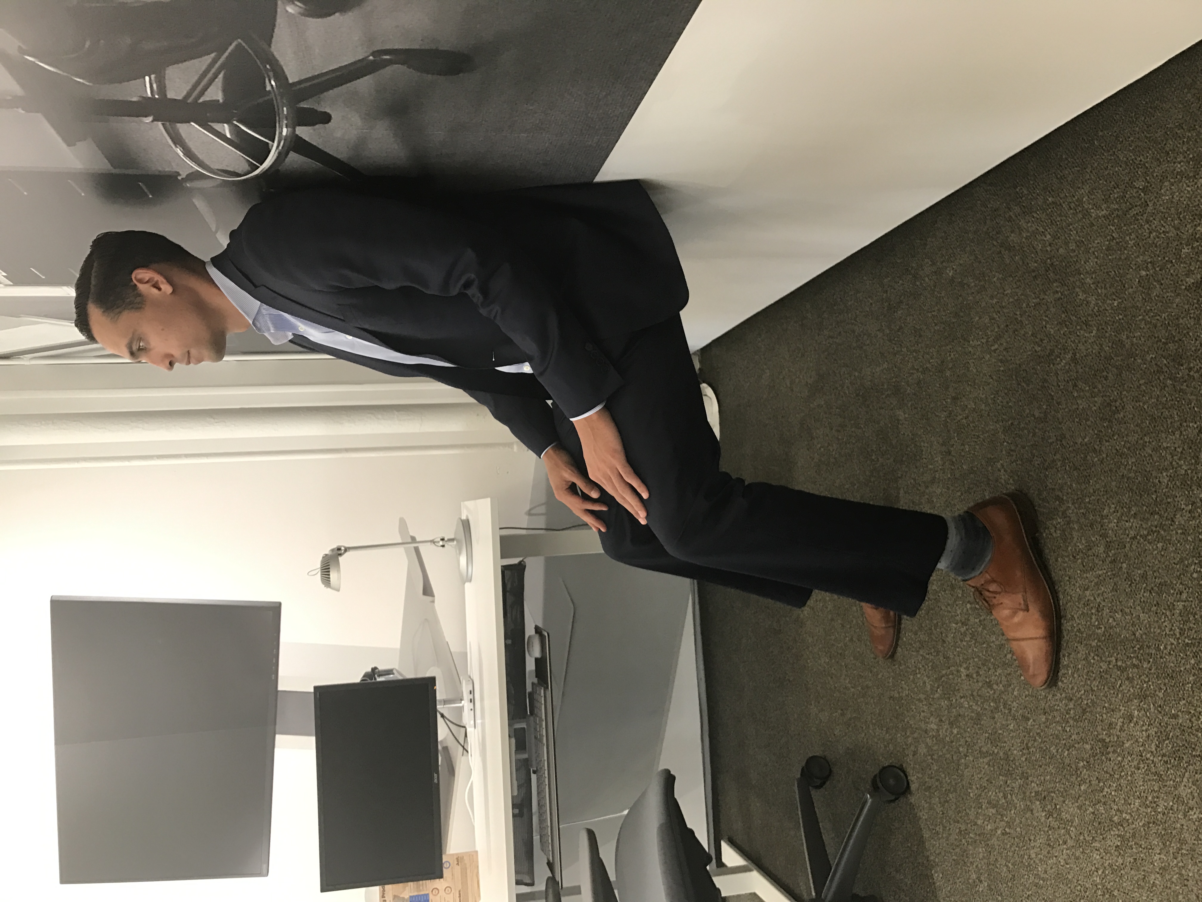 5 Desk Exercises You Can Do | Humanscale Blog